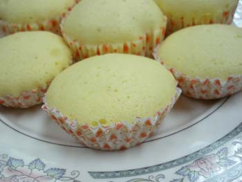 STEAMED SPONGE CAKE